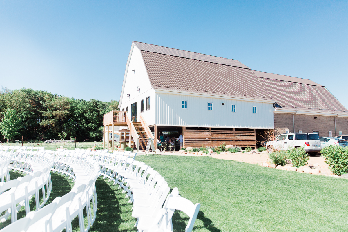 Travis + Hannah // Canton Barn | Emily Mitton